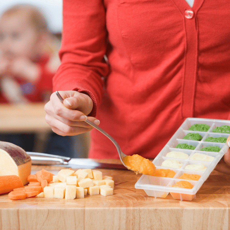 Step-by-step guide to making healthy homemade pureed baby foods for ...