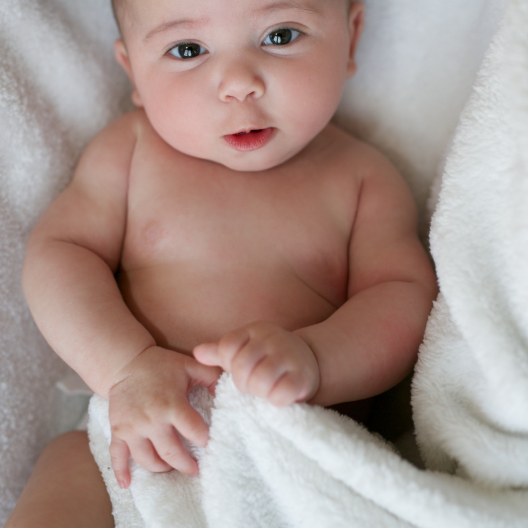 Palmar Grasp and Its Role in Starting Solids - My Little Eater